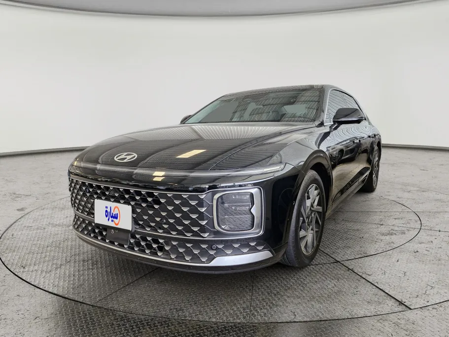 Used 2024 Hyundai Azera Classic Black Color for sale - 254284 | Syarah