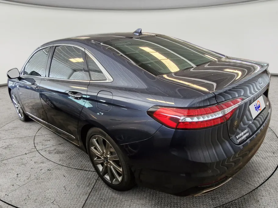 Used 2021 Ford Taurus Titanium Grey Color for sale - 280137 | Syarah