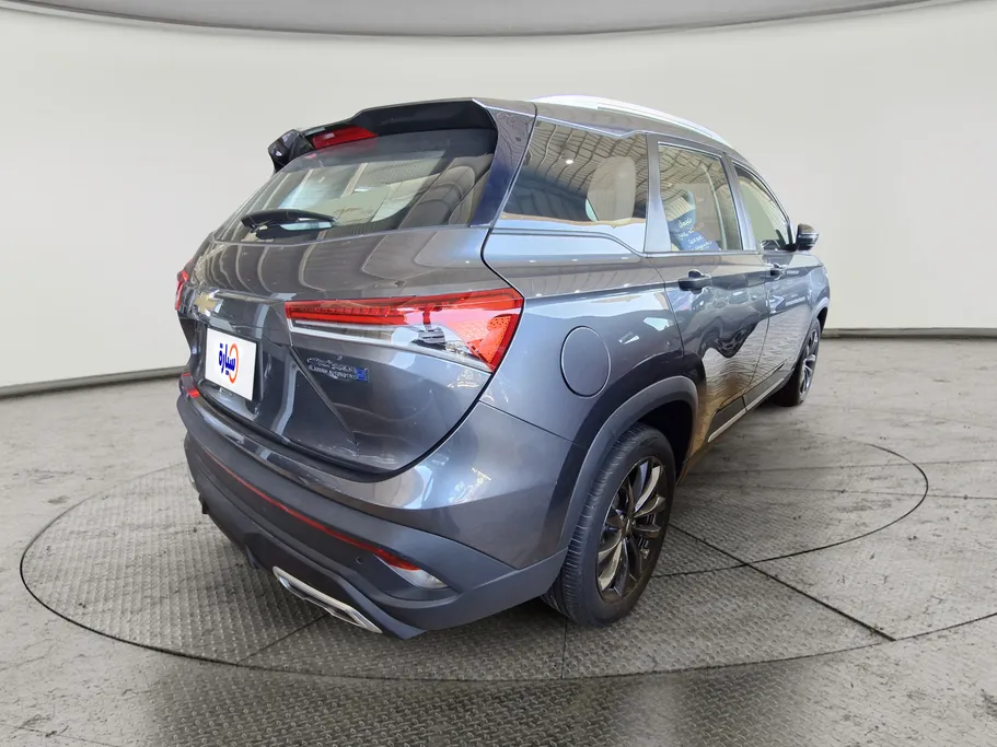 Used 2025 Chevrolet Captiva LS Grey Color for sale - 282764 | Syarah