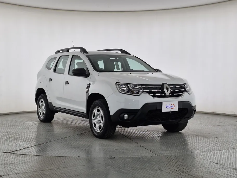 Used 2023 Renault Duster PE White Color for sale - 284514 | Syarah
